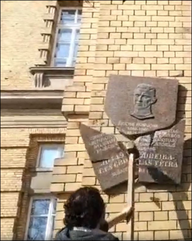 Ins and Outs of the Central Vilnius Noreika Plaque Glorifying a Brutal ...