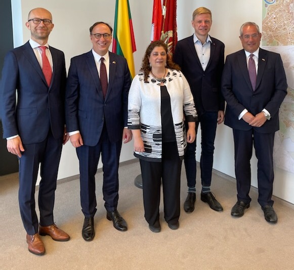 Yitzhak Arad | Defending History